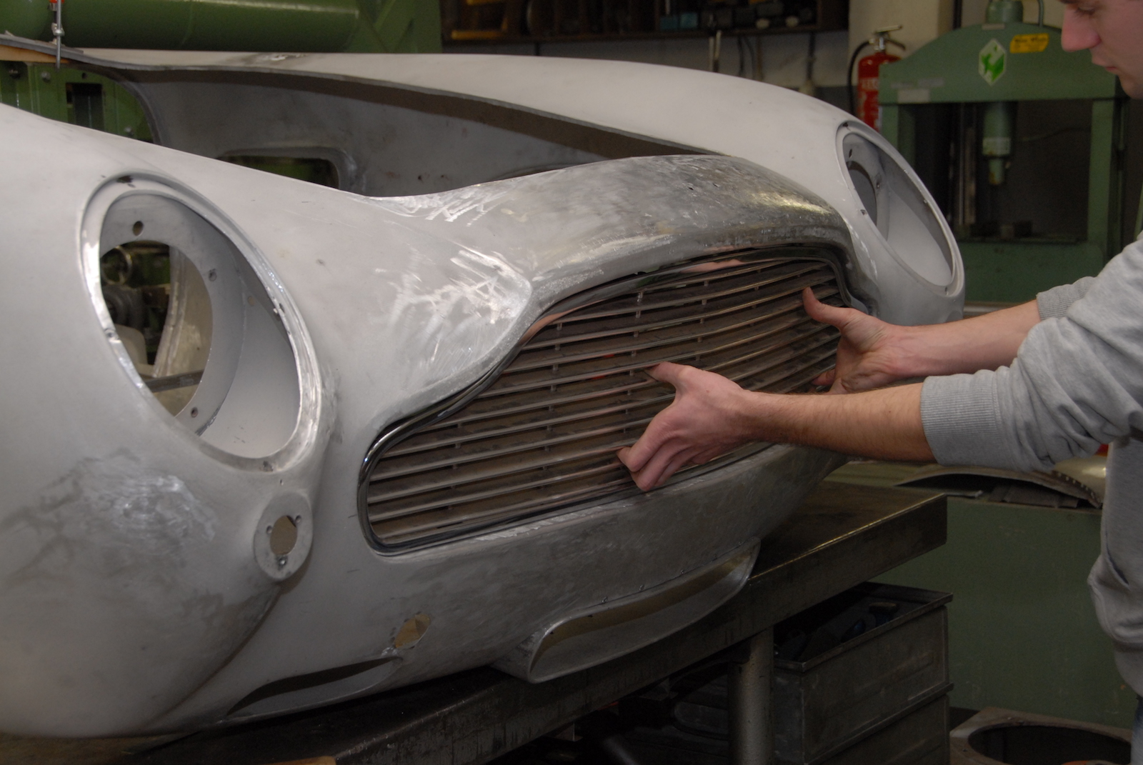 Heritage Cars Delft - Classic Cars Specialist