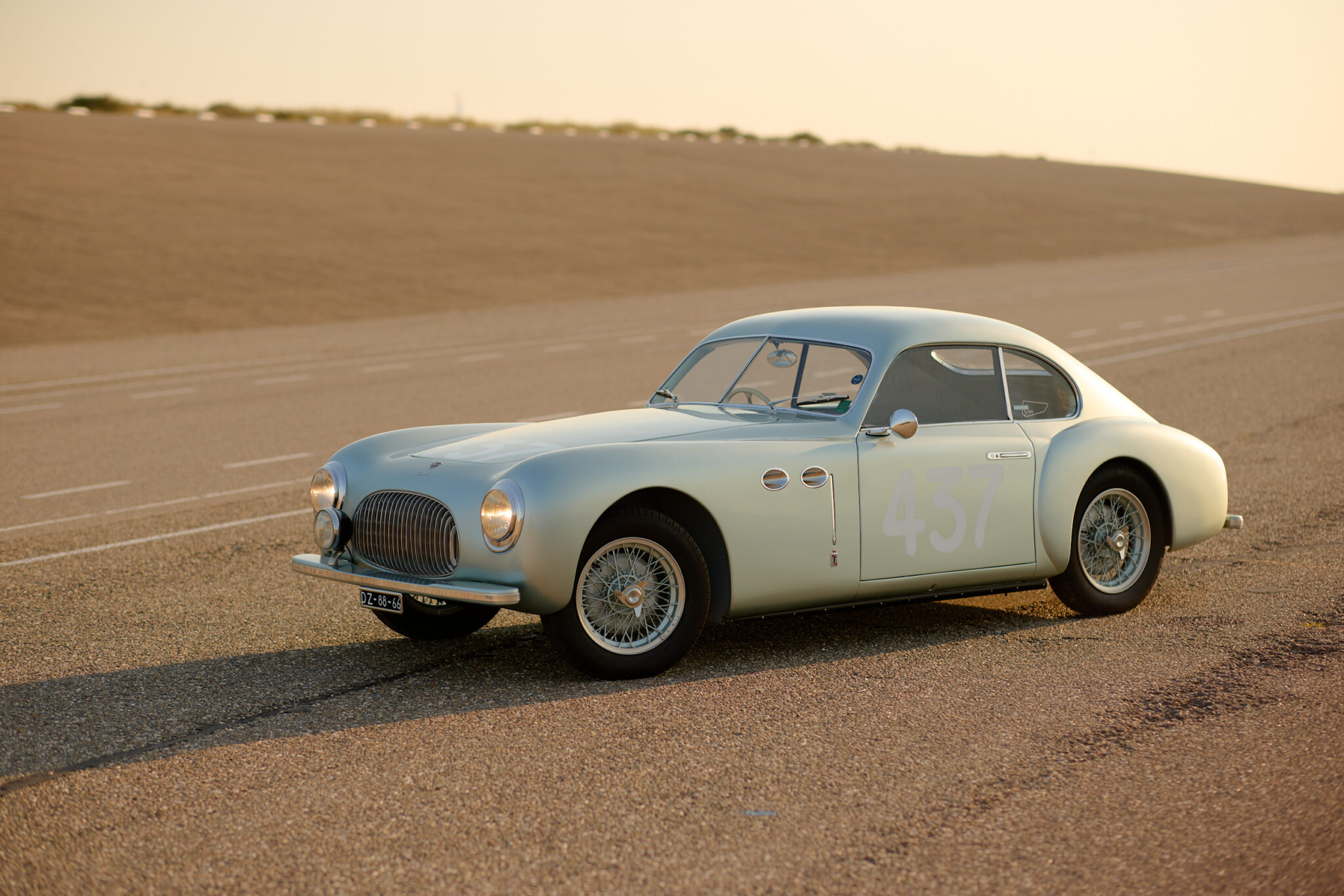 Heritage Cars Delft - Classic Cars Specialist